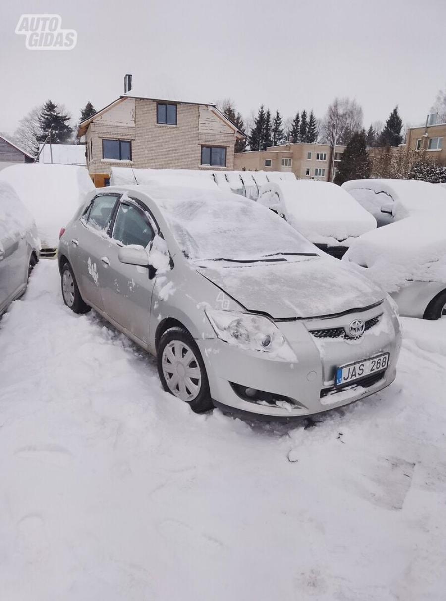 Тойота Аурис 2008 в Таураге, объемом двигателя 2.00 л и пробегом 280 тыс. км за 600 €, фото 1 на AUTOMOTO.COM.LV
