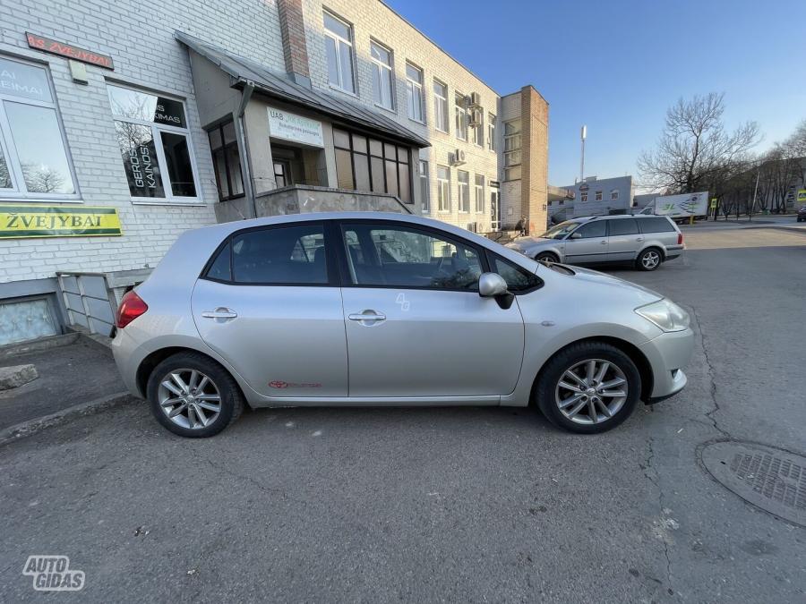 Toyota Auris 2008 in Marijampole, with an engine capacity of 2.00 L and mileage of 219 thousand km for 2199 €, photo 2 on AUTOMOTO.COM.LV