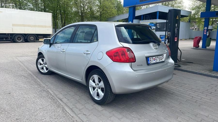Toyota Auris 2008 in Marijampole, with an engine capacity of 1.60 L and mileage of 240 thousand km for 3000 €, photo 8 on AUTOMOTO.COM.LV