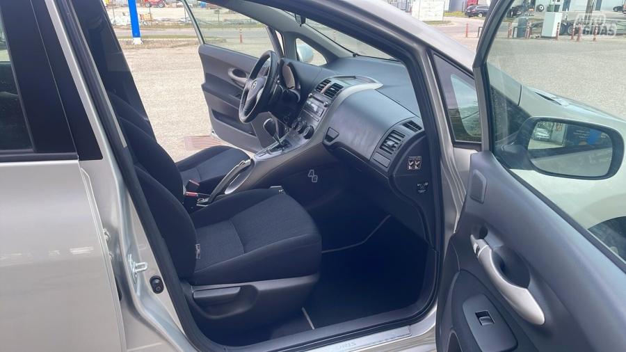 Toyota Auris 2008 in Marijampole, with an engine capacity of 1.60 L and mileage of 240 thousand km for 3000 €, photo 15 on AUTOMOTO.COM.LV