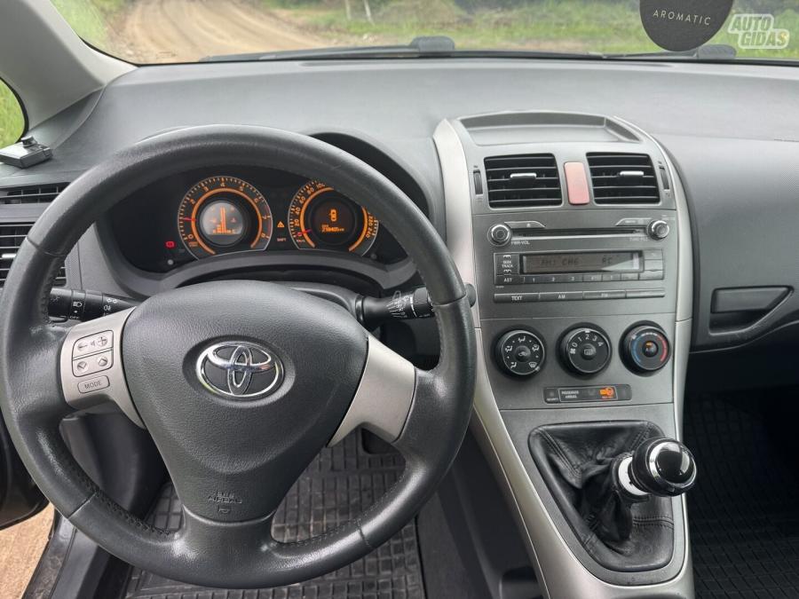 Toyota Auris 2008 in Vilnius, with an engine capacity of 1.40 L and mileage of 218 thousand km for 2500 €, photo 12 on AUTOMOTO.COM.LV