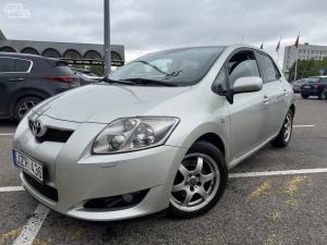 Toyota Auris 2008 Kauņa, ar dzinēja tilpumu 2.20 L un nobraukumu 280 tūkst. km par 1000 €, foto  vietnē AUTOMOTO.COM.LV