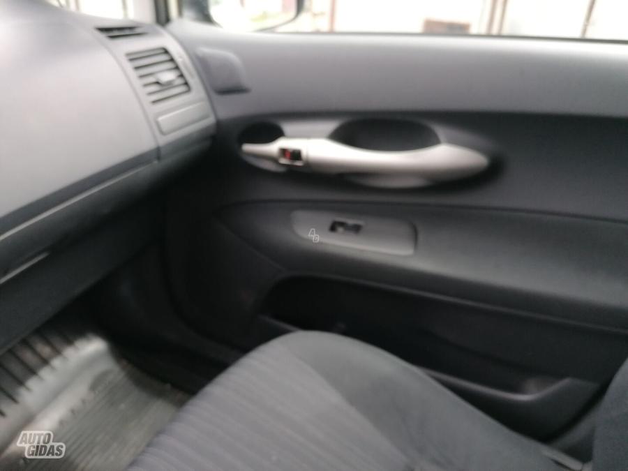 Toyota Auris 2008 Utena, ar dzinēja tilpumu 1.40 L un nobraukumu 219 tūkst. km par 2150 €, foto 14 vietnē AUTOMOTO.COM.LV