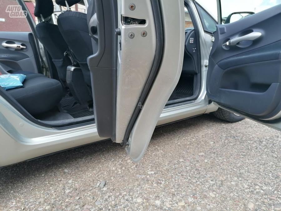 Toyota Auris 2008 Utena, ar dzinēja tilpumu 1.40 L un nobraukumu 219 tūkst. km par 2150 €, foto 19 vietnē AUTOMOTO.COM.LV