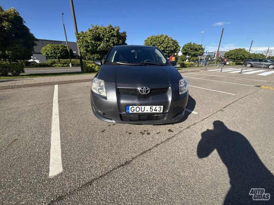 Toyota Auris 2008 in Vilnius, with an engine capacity of 2.00 L and mileage of 280 thousand km for 2450 €, photo 1 on AUTOMOTO.COM.LV