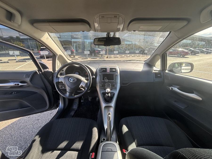 Toyota Auris 2008 in Vilnius, with an engine capacity of 2.00 L and mileage of 280 thousand km for 2450 €, photo 6 on AUTOMOTO.COM.LV