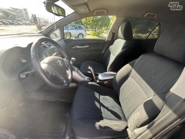 Toyota Auris 2008 in Vilnius, with an engine capacity of 2.00 L and mileage of 280 thousand km for 2450 €, photo 6 on AUTOMOTO.COM.LV