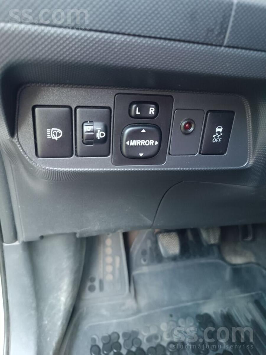 Toyota Auris 2008 Rīga, ar dzinēja tilpumu 1.40 L un nobraukumu 283 tūkst. km par 1600 €, foto 8 vietnē AUTOMOTO.COM.LV