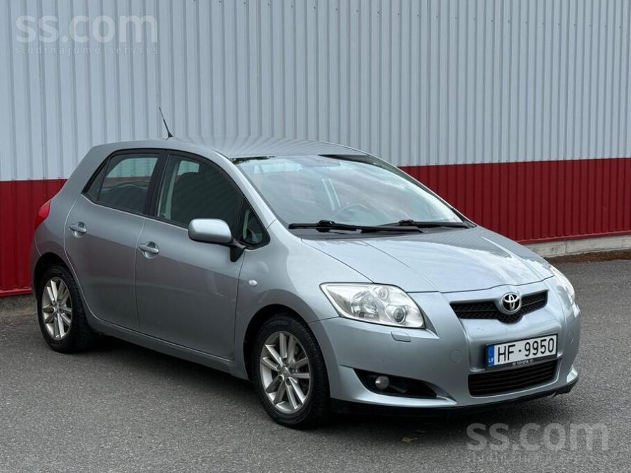 Toyota Auris 2008 in Riga, with an engine capacity of 1.60 L and mileage of 186 thousand km for 1990 €, photo 1 on AUTOMOTO.COM.LV