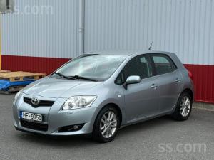 Toyota Auris 2008 in Riga, with an engine capacity of 1.60 L and mileage of 186 thousand km for 1990 €, photo 3 on AUTOMOTO.COM.LV