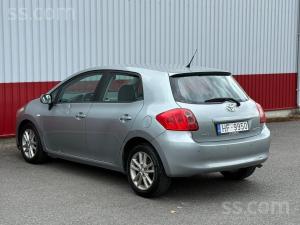 Toyota Auris 2008 in Riga, with an engine capacity of 1.60 L and mileage of 186 thousand km for 1990 €, photo 4 on AUTOMOTO.COM.LV