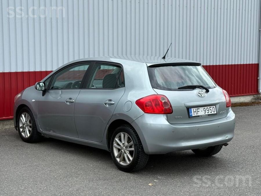 Toyota Auris 2008 in Riga, with an engine capacity of 1.60 L and mileage of 186 thousand km for 1990 €, photo 4 on AUTOMOTO.COM.LV