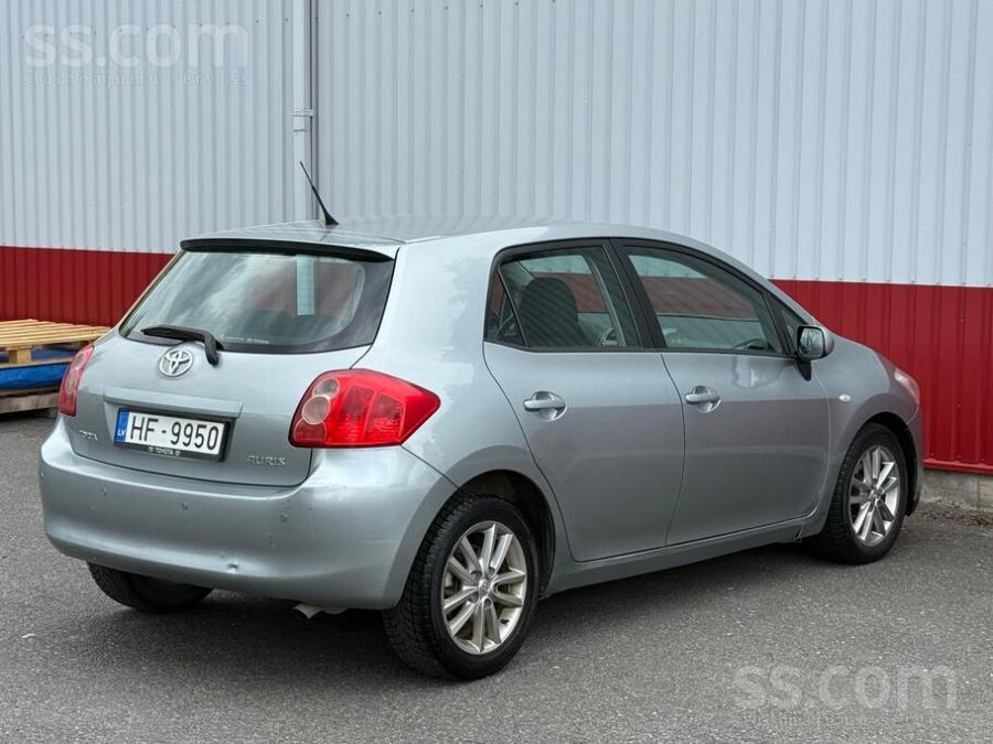 Toyota Auris 2008 in Riga, with an engine capacity of 1.60 L and mileage of 186 thousand km for 1990 €, photo 5 on AUTOMOTO.COM.LV