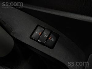 Toyota Auris 2008 in Riga, with an engine capacity of 1.60 L and mileage of 186 thousand km for 1990 €, photo 16 on AUTOMOTO.COM.LV