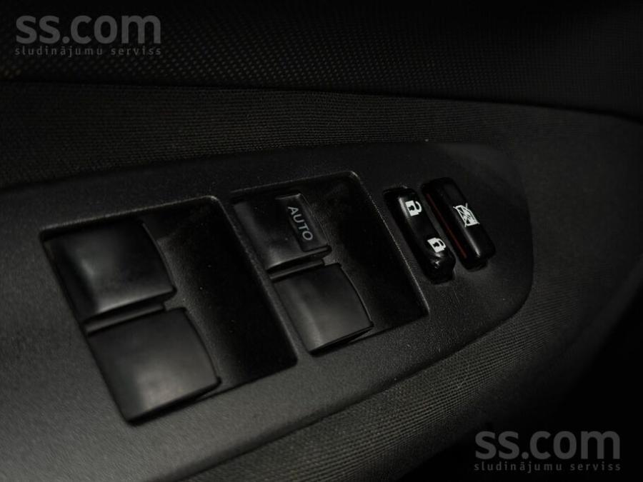 Toyota Auris 2008 in Riga, with an engine capacity of 1.60 L and mileage of 186 thousand km for 1990 €, photo 18 on AUTOMOTO.COM.LV
