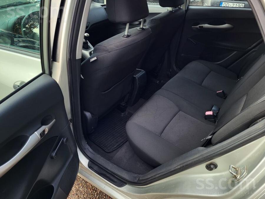 Toyota Auris 2008 in Riga, with an engine capacity of 1.60 L and mileage of 0 thousand km for 2990 €, photo 9 on AUTOMOTO.COM.LV