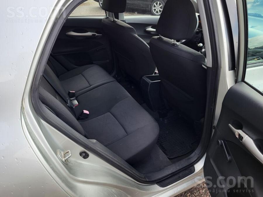 Toyota Auris 2008 in Riga, with an engine capacity of 1.60 L and mileage of 0 thousand km for 2990 €, photo 11 on AUTOMOTO.COM.LV
