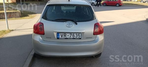 Toyota Auris 2008 in Riga, with an engine capacity of 1.60 L and mileage of 285 thousand km for 3000 €, photo 3 on AUTOMOTO.COM.LV