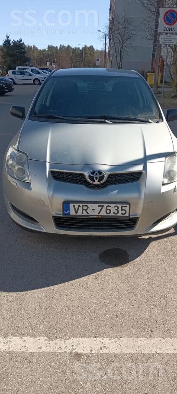 Toyota Auris 2008 in Riga, with an engine capacity of 1.60 L and mileage of 285 thousand km for 3000 €, photo 6 on AUTOMOTO.COM.LV