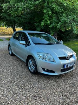 Toyota Auris 2008 in Ogre, with an engine capacity of 1.60 L and mileage of 302 thousand km for 1500 €, photo 3 on AUTOMOTO.COM.LV