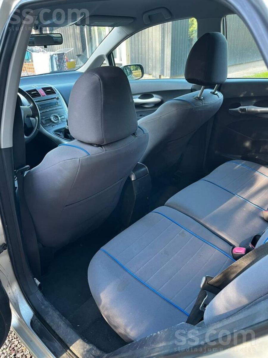Toyota Auris 2008 in Ogre, with an engine capacity of 1.60 L and mileage of 302 thousand km for 1500 €, photo 8 on AUTOMOTO.COM.LV