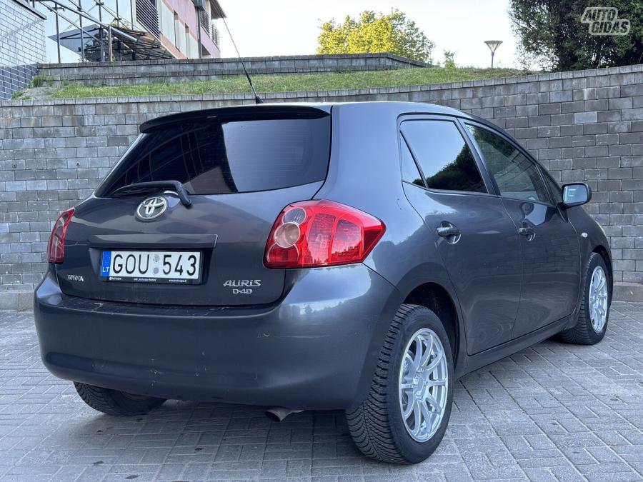 Toyota Auris 2008 in Vilnius, with an engine capacity of 2.00 L and mileage of 280 thousand km for 2450 €, photo 9 on AUTOMOTO.COM.LV