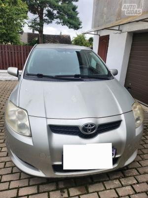 Toyota Auris 2008 Panevēža, ar dzinēja tilpumu 1.40 L un nobraukumu 248 tūkst. km par 2500 €, foto  vietnē AUTOMOTO.COM.LV