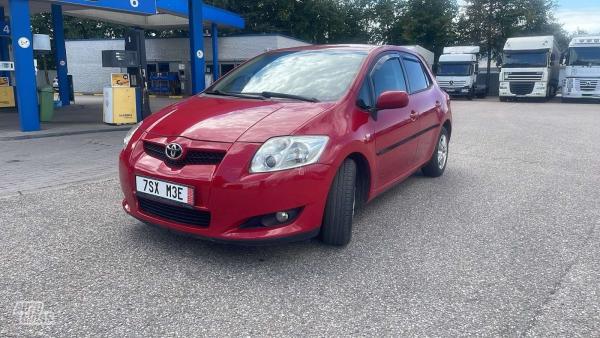 Toyota Auris 2008 in Marijampole, with an engine capacity of 1.60 L and mileage of 200 thousand km for 3399 €, photo 3 on AUTOMOTO.COM.LV