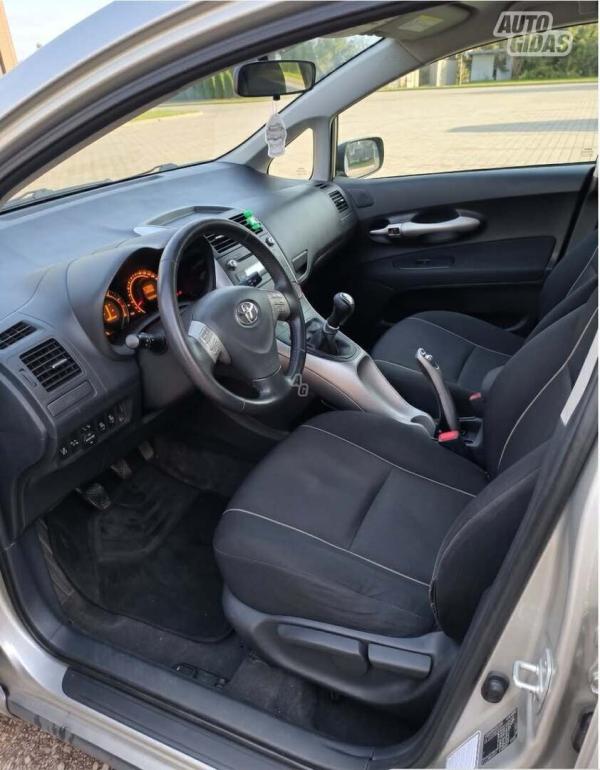 Toyota Auris 2008 Birštonas vietnē Toyota Auris 2008 Birštonas, ar dzinēja tilpumu 1.40 L un nobraukumu 318 tūkst. km par 1550 €, foto 3 vietnē AUTOMOTO.COM.LV