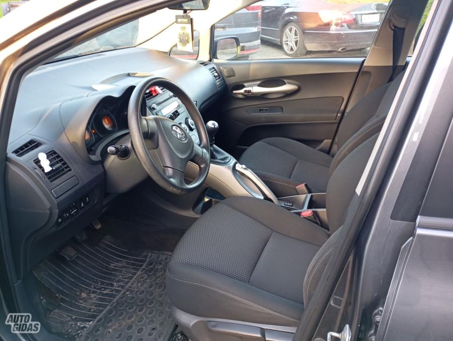 Toyota Auris 2008 Radviliškis, ar dzinēja tilpumu 1.40 L un nobraukumu 363 tūkst. km par 1600 €, foto 5 vietnē AUTOMOTO.COM.LV
