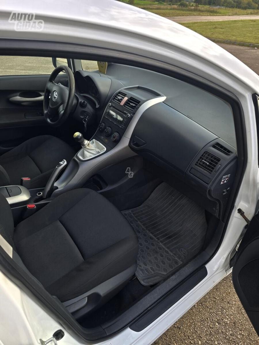 Toyota Auris 2008 Telšiai, ar dzinēja tilpumu 1.40 L un nobraukumu 340 tūkst. km par 2250 €, foto 9 vietnē AUTOMOTO.COM.LV