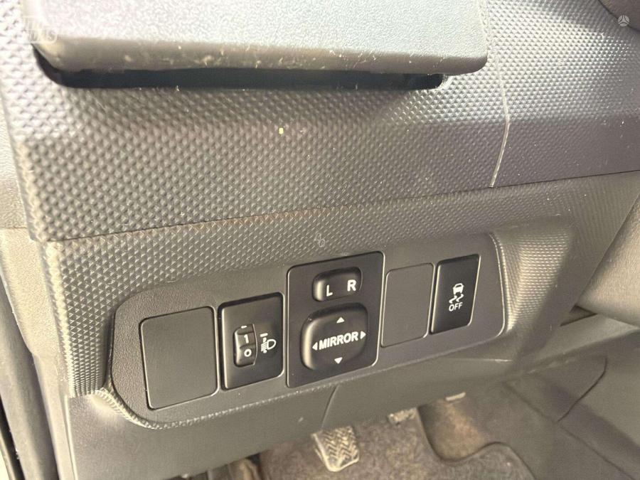 Toyota Auris 2008 in Vilnius, with an engine capacity of 1.60 L and mileage of 101 thousand km for 5950 €, photo 15 on AUTOMOTO.COM.LV