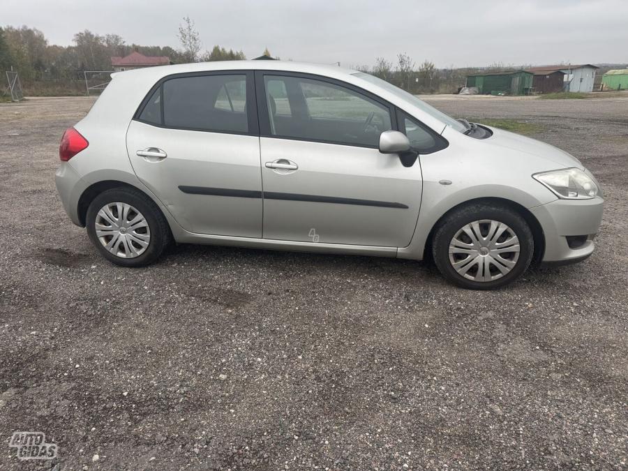 Toyota Auris 2008 in Vilnius, with an engine capacity of 2.00 L and mileage of 255 thousand km for 1730 €, photo 5 on AUTOMOTO.COM.LV