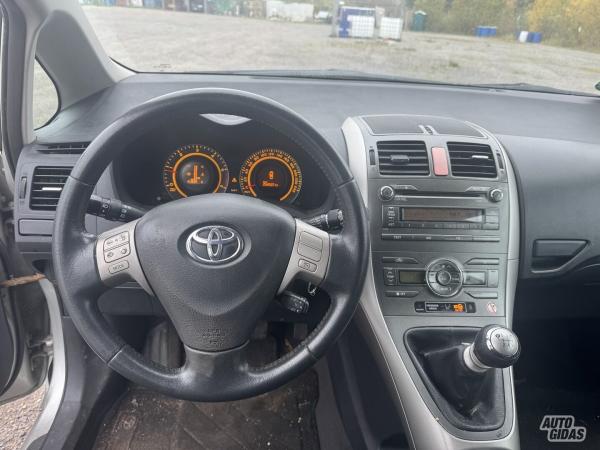 Toyota Auris 2008 in Vilnius, with an engine capacity of 2.00 L and mileage of 255 thousand km for 1730 €, photo 10 on AUTOMOTO.COM.LV