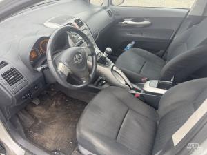 Toyota Auris 2008 in Vilnius, with an engine capacity of 2.00 L and mileage of 255 thousand km for 1730 €, photo 11 on AUTOMOTO.COM.LV