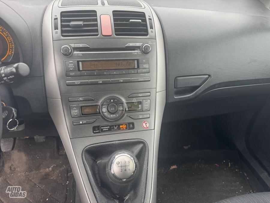 Toyota Auris 2008 in Vilnius, with an engine capacity of 2.00 L and mileage of 255 thousand km for 1730 €, photo 14 on AUTOMOTO.COM.LV