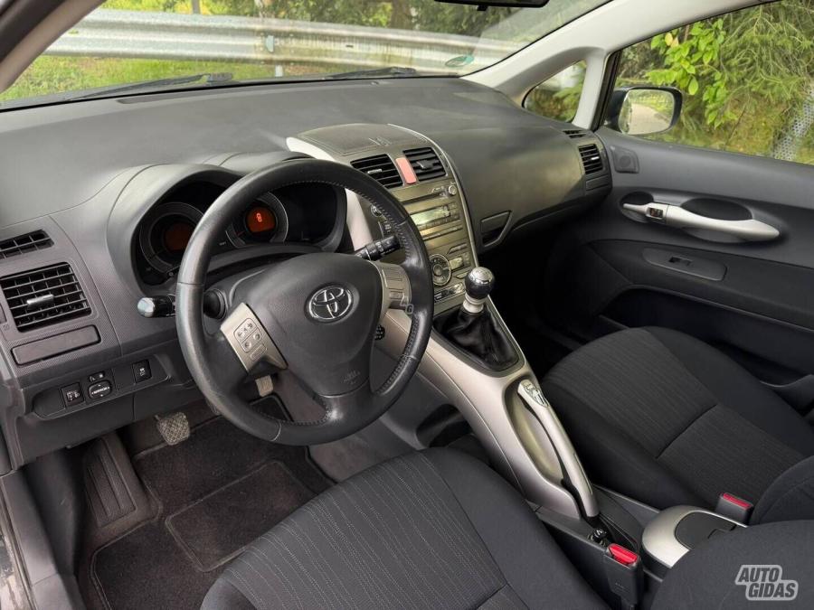 Toyota Auris 2008 Kauņa, ar dzinēja tilpumu 2.00 L un nobraukumu 200 tūkst. km par 1950 €, foto 22 vietnē AUTOMOTO.COM.LV