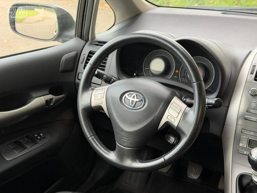 Toyota Auris 2008 Kauņa, ar dzinēja tilpumu 2.00 L un nobraukumu 200 tūkst. km par 1950 €, foto 30 vietnē AUTOMOTO.COM.LV