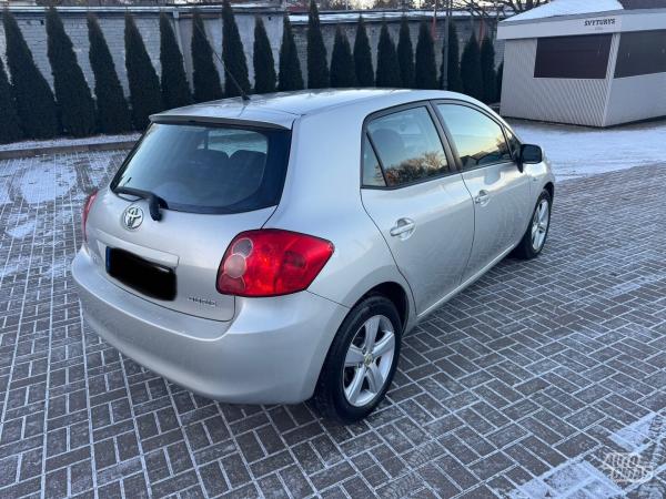Toyota Auris 2009 in Siauliai, with an engine capacity of 2.00 L and mileage of 171 thousand km for 2550 €, photo 8 on AUTOMOTO.COM.LV