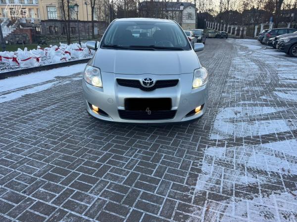 Toyota Auris 2009 Šauļi, ar dzinēja tilpumu 2.00 L un nobraukumu 172 tūkst. km par 2450 €, foto 3 vietnē AUTOMOTO.COM.LV