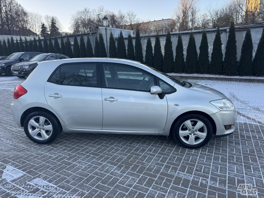 Toyota Auris 2009 Šauļi, ar dzinēja tilpumu 2.00 L un nobraukumu 172 tūkst. km par 2450 €, foto 4 vietnē AUTOMOTO.COM.LV