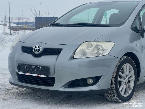 Toyota Auris 2009 in Taurage, with an engine capacity of 1.40 L and mileage of 225 thousand km for 4100 €, photo 2 on AUTOMOTO.COM.LV