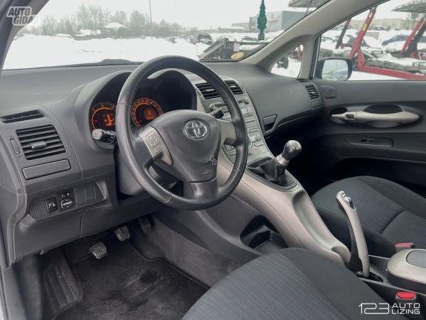 Toyota Auris 2009 in Taurage, with an engine capacity of 1.40 L and mileage of 225 thousand km for 4100 €, photo 10 on AUTOMOTO.COM.LV