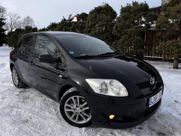 Toyota Auris 2009 in Alytus, with an engine capacity of 2.00 L and mileage of 251 thousand km for 2750 €, photo 1 on AUTOMOTO.COM.LV