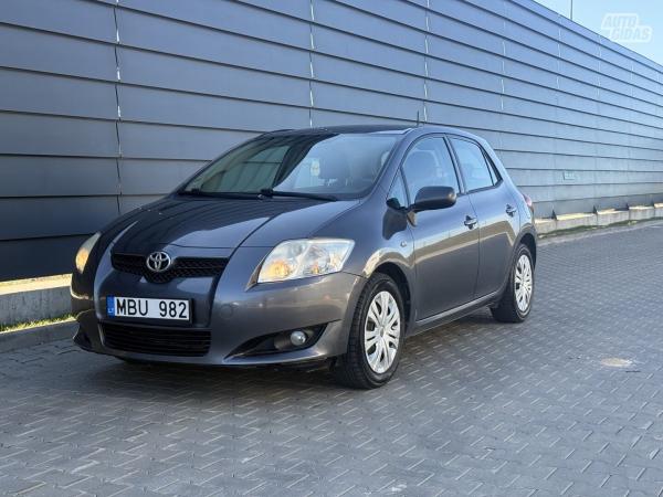Toyota Auris 2009 in Vilnius, with an engine capacity of 1.40 L and mileage of 303 thousand km for 2300 €, photo 1 on AUTOMOTO.COM.LV
