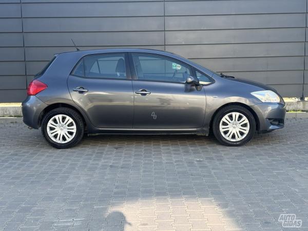 Toyota Auris 2009 in Vilnius, with an engine capacity of 1.40 L and mileage of 303 thousand km for 2300 €, photo 7 on AUTOMOTO.COM.LV