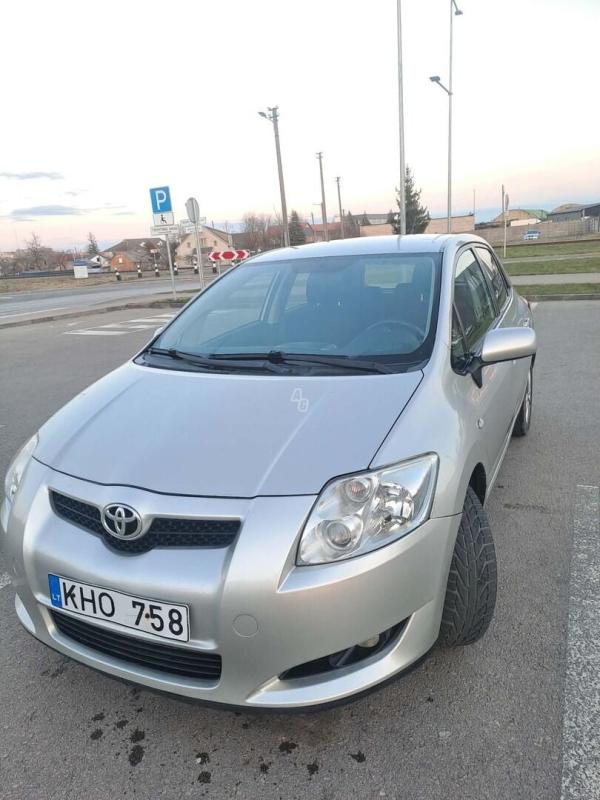 Toyota Auris 2009 Tauragė, ar dzinēja tilpumu 2.00 L un nobraukumu 249 tūkst. km par 2600 €, foto 1 vietnē AUTOMOTO.COM.LV