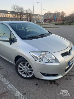 Toyota Auris 2009 Tauragė, ar dzinēja tilpumu 2.00 L un nobraukumu 249 tūkst. km par 2600 €, foto 3 vietnē AUTOMOTO.COM.LV
