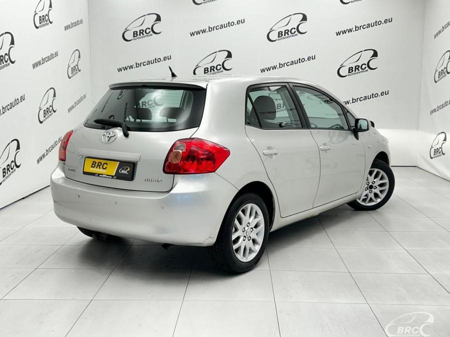 Toyota Auris 2009 in Vilnius, with an engine capacity of 1.60 L and mileage of 141 thousand km for 3300 €, photo 3 on AUTOMOTO.COM.LV