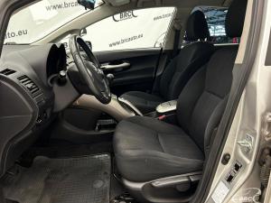 Toyota Auris 2009 in Vilnius, with an engine capacity of 1.60 L and mileage of 141 thousand km for 3300 €, photo 5 on AUTOMOTO.COM.LV